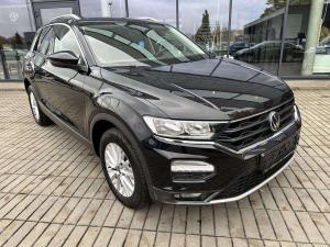 Black Volkswagen T-Roc 2021 in Kaunas, with an engine capacity of 1.00 L and mileage of 219 thousand km for 11500 €, photo 4 on AUTOMOTO.COM.LV