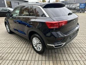 Black Volkswagen T-Roc 2021 in Kaunas, with an engine capacity of 1.00 L and mileage of 219 thousand km for 11500 €, photo 5 on AUTOMOTO.COM.LV