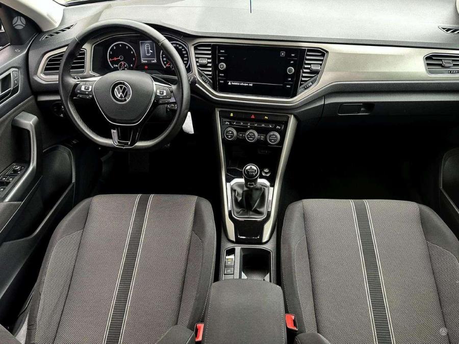 Black Volkswagen T-Roc 2021 in Kaunas, with an engine capacity of 1.00 L and mileage of 219 thousand km for 11500 €, photo 9 on AUTOMOTO.COM.LV
