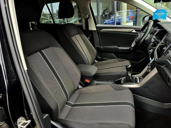 Melns Volkswagen T-Roc 2021 Kauņa, ar dzinēja tilpumu 1.00 L un nobraukumu 219 tūkst. km par 11500 €, foto 10 vietnē AUTOMOTO.COM.LV