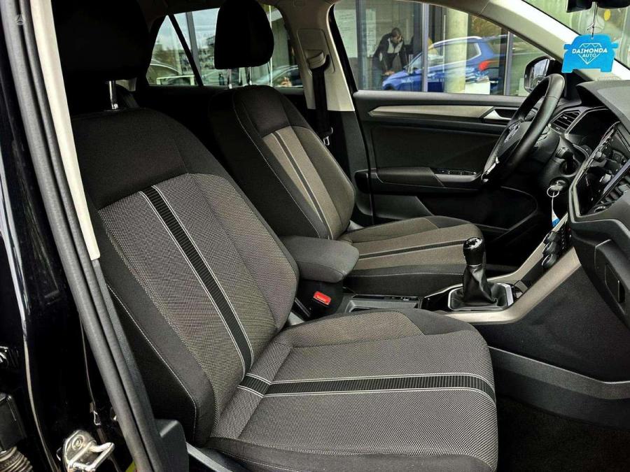 Black Volkswagen T-Roc 2021 in Kaunas, with an engine capacity of 1.00 L and mileage of 219 thousand km for 11500 €, photo 10 on AUTOMOTO.COM.LV