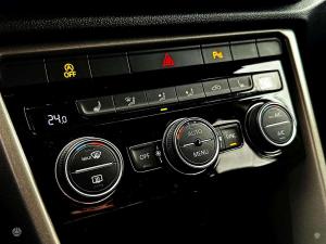 Black Volkswagen T-Roc 2021 in Kaunas, with an engine capacity of 1.00 L and mileage of 219 thousand km for 11500 €, photo 13 on AUTOMOTO.COM.LV