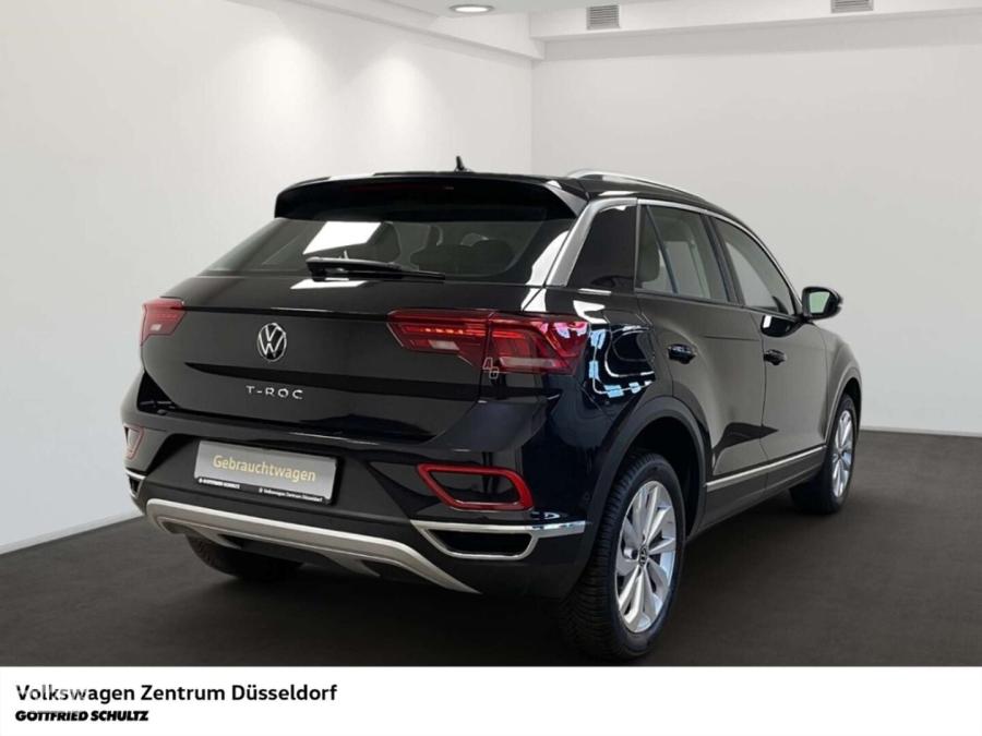 Melns Volkswagen T-Roc 2022 Kauņa, ar dzinēja tilpumu 1.00 L un nobraukumu 13 tūkst. km par 23924 €, foto 3 vietnē AUTOMOTO.COM.LV
