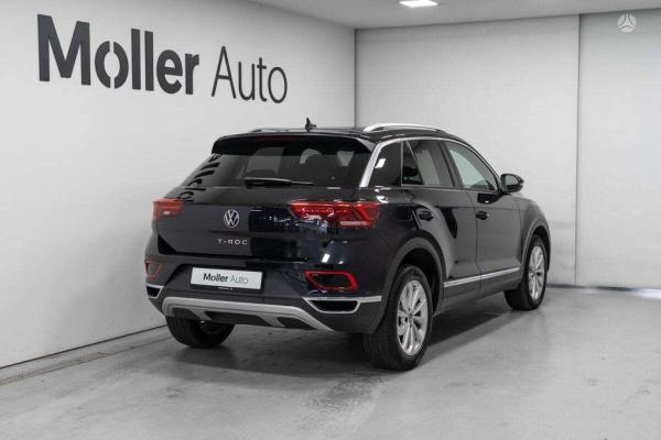 Black Volkswagen T-Roc 2022 in Vilnius, with an engine capacity of 2.00 L and mileage of 147 thousand km for 20000 €, photo 4 on AUTOMOTO.COM.LV