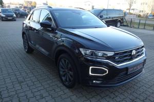 Black Volkswagen T-Roc 2022 in Kaunas, with an engine capacity of 2.00 L and mileage of 49 thousand km for 32391 €, photo 2 on AUTOMOTO.COM.LV