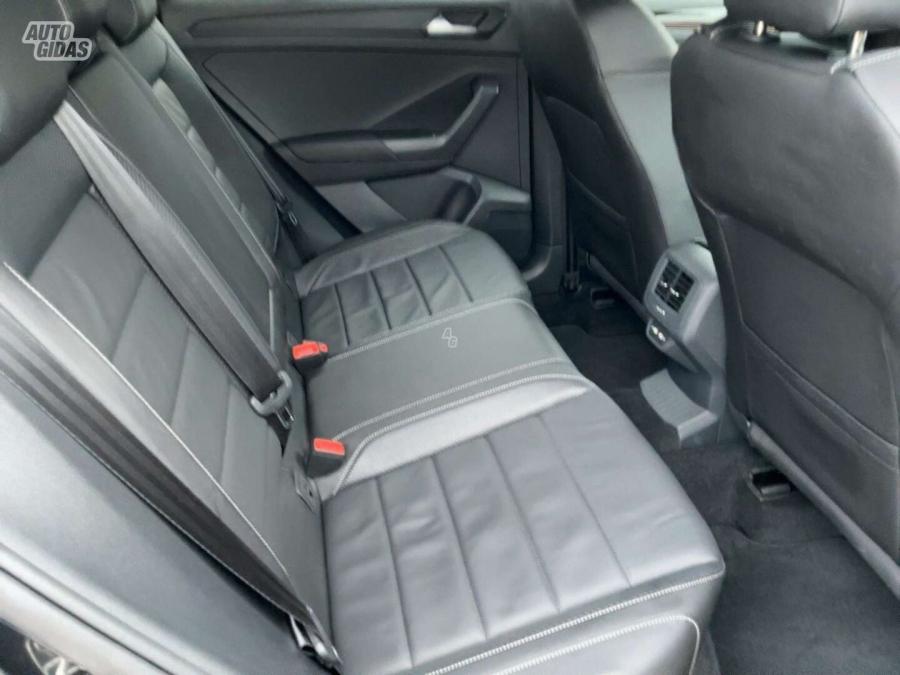 Black Volkswagen T-Roc 2022 in Kaunas, with an engine capacity of 1.50 L and mileage of 36 thousand km for 32517 €, photo 13 on AUTOMOTO.COM.LV