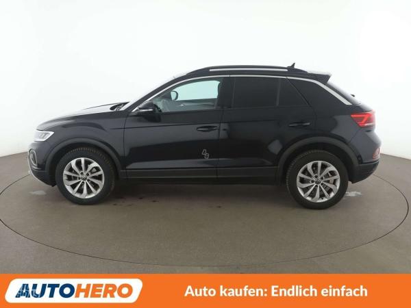 Black Volkswagen T-Roc 2022 in Kaunas, with an engine capacity of 1.00 L and mileage of 41 thousand km for 23791 €, photo 3 on AUTOMOTO.COM.LV