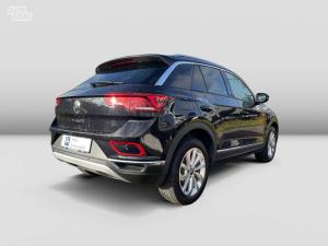 Black Volkswagen T-Roc 2022 in Kaunas, with an engine capacity of 1.00 L and mileage of 85 thousand km for 21693 €, photo 4 on AUTOMOTO.COM.LV