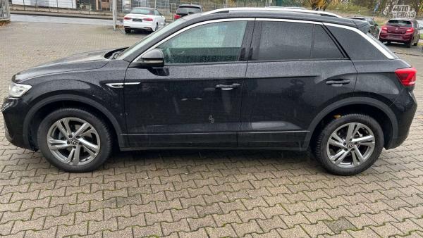 Melns Volkswagen T-Roc 2022 Kauņa, ar dzinēja tilpumu 2.00 L un nobraukumu 77 tūkst. km par 24317 €, foto 3 vietnē AUTOMOTO.COM.LV