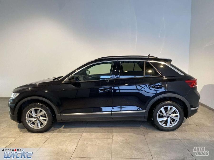 Melns Volkswagen T-Roc 2022 Kauņa, ar dzinēja tilpumu 1.50 L un nobraukumu 98 tūkst. km par 25762 €, foto 3 vietnē AUTOMOTO.COM.LV