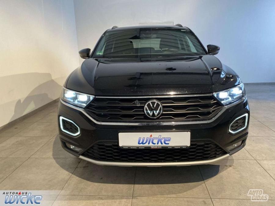 Melns Volkswagen T-Roc 2022 Kauņa, ar dzinēja tilpumu 1.50 L un nobraukumu 98 tūkst. km par 25762 €, foto 4 vietnē AUTOMOTO.COM.LV
