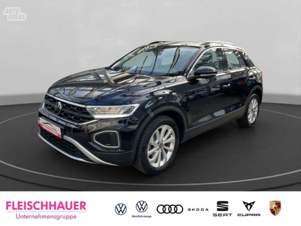Melns Volkswagen T-Roc 2022 Kauņa, ar dzinēja tilpumu 1.00 L un nobraukumu 51 tūkst. km par 22379 €, foto 1 vietnē AUTOMOTO.COM.LV
