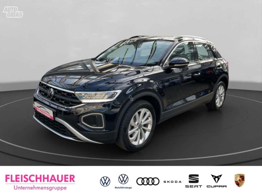 Melns Volkswagen T-Roc 2022 Kauņa, ar dzinēja tilpumu 1.00 L un nobraukumu 51 tūkst. km par 22379 €, foto 1 vietnē AUTOMOTO.COM.LV