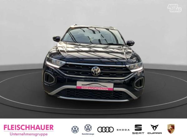 Melns Volkswagen T-Roc 2022 Kauņa, ar dzinēja tilpumu 1.00 L un nobraukumu 51 tūkst. km par 22379 €, foto 2 vietnē AUTOMOTO.COM.LV