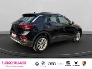 Melns Volkswagen T-Roc 2022 Kauņa, ar dzinēja tilpumu 1.00 L un nobraukumu 51 tūkst. km par 22379 €, foto 4 vietnē AUTOMOTO.COM.LV