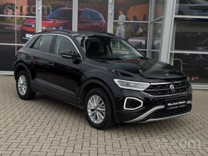 Melns Volkswagen T-Roc 2022 Valmiera, ar dzinēja tilpumu 2.00 L un nobraukumu 99 tūkst. km par 17200 €, foto  vietnē AUTOMOTO.COM.LV