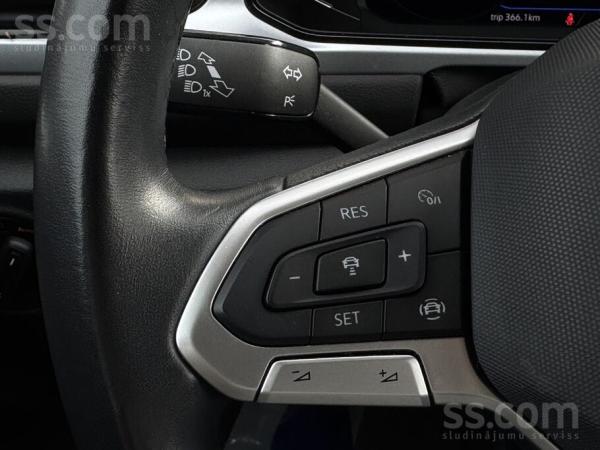 Melns Volkswagen T-Roc 2022 Valmiera, ar dzinēja tilpumu 2.00 L un nobraukumu 99 tūkst. km par 17200 €, foto 10 vietnē AUTOMOTO.COM.LV