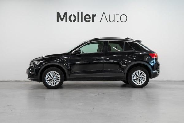 Black Volkswagen T-Roc 2022 in Vilnius, with an engine capacity of 1.50 L and mileage of 70 thousand km for 19500 €, photo 2 on AUTOMOTO.COM.LV