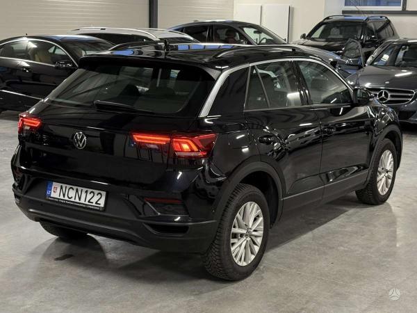 Black Volkswagen T-Roc 2023 in Marijampole, with an engine capacity of 1.50 L and mileage of 18 thousand km for 22500 €, photo 11 on AUTOMOTO.COM.LV