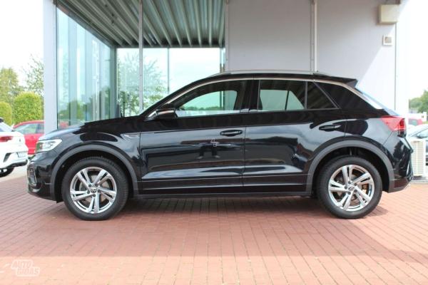 Melns Volkswagen T-Roc 2023 Kauņa, ar dzinēja tilpumu 1.50 L un nobraukumu 82 tūkst. km par 28508 €, foto 3 vietnē AUTOMOTO.COM.LV