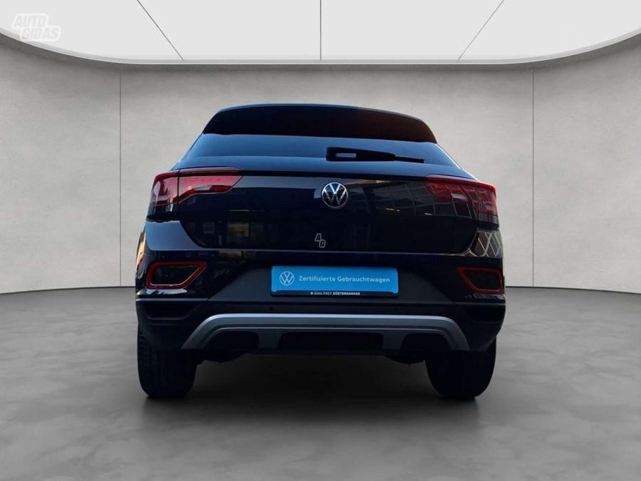 Black Volkswagen T-Roc 2023 in Kaunas, with an engine capacity of 2.00 L and mileage of 80 thousand km for 27280 €, photo 4 on AUTOMOTO.COM.LV