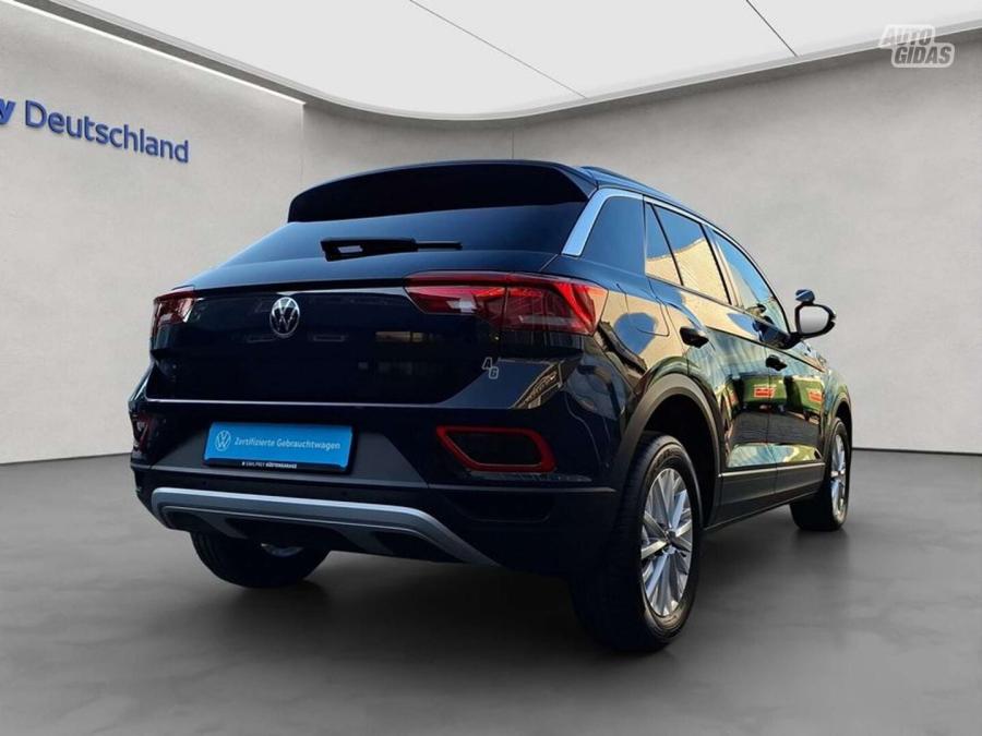 Black Volkswagen T-Roc 2023 in Kaunas, with an engine capacity of 2.00 L and mileage of 80 thousand km for 27280 €, photo 6 on AUTOMOTO.COM.LV
