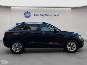 Black Volkswagen T-Roc 2023 in Kaunas, with an engine capacity of 2.00 L and mileage of 80 thousand km for 27280 €, photo 7 on AUTOMOTO.COM.LV