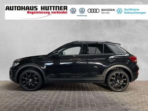Black Volkswagen T-Roc 2023 in Kaunas, with an engine capacity of 2.00 L and mileage of 94 thousand km for 31104 €, photo 2 on AUTOMOTO.COM.LV