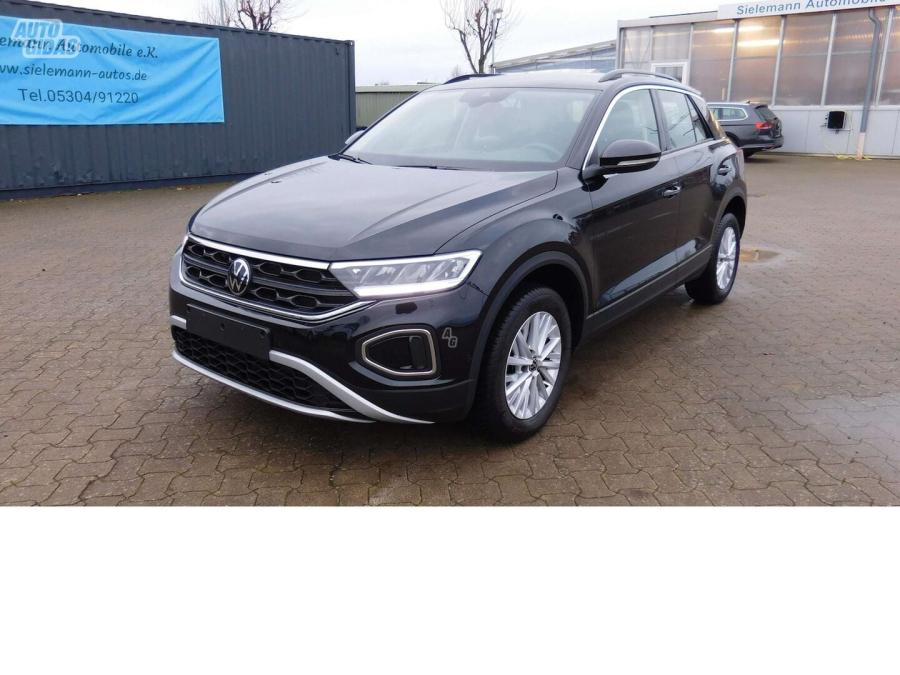 Black Volkswagen T-Roc 2023 in Kaunas, with an engine capacity of 1.00 L and mileage of 20 thousand km for 22735 €, photo 5 on AUTOMOTO.COM.LV