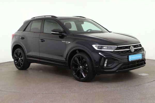 Black Volkswagen T-Roc 2023 in Kaunas, with an engine capacity of 1.50 L and mileage of 49 thousand km for 31941 €, photo 5 on AUTOMOTO.COM.LV