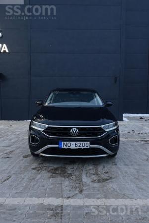 Melns Volkswagen T-Roc 2023 Rīga, ar dzinēja tilpumu 1.50 L un nobraukumu 28 tūkst. km par 25550 €, foto 5 vietnē AUTOMOTO.COM.LV