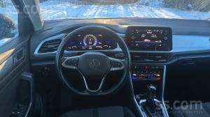 Melns Volkswagen T-Roc 2023 Rīga, ar dzinēja tilpumu 1.50 L un nobraukumu 28 tūkst. km par 25550 €, foto 8 vietnē AUTOMOTO.COM.LV