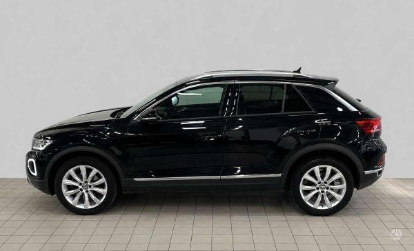 Black Volkswagen T-Roc 2023 in Kaunas, with an engine capacity of 1.97 L and mileage of 95 thousand km for 21900 €, photo 2 on AUTOMOTO.COM.LV