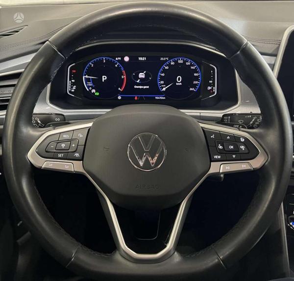 Black Volkswagen T-Roc 2023 in Kaunas, with an engine capacity of 1.97 L and mileage of 95 thousand km for 21900 €, photo 6 on AUTOMOTO.COM.LV