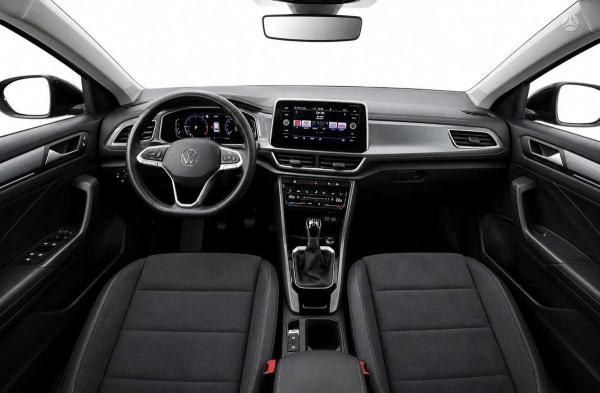 Black Volkswagen T-Roc 2023 in Kaunas, with an engine capacity of 1.97 L and mileage of 95 thousand km for 21900 €, photo 9 on AUTOMOTO.COM.LV