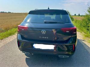 Black Volkswagen T-Roc 2023 in Alytus, with an engine capacity of 1.97 L and mileage of 88 thousand km for 23800 €, photo 6 on AUTOMOTO.COM.LV
