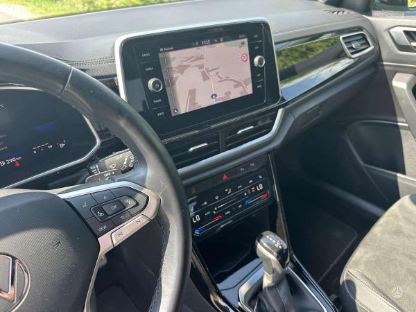 Melns Volkswagen T-Roc 2023 Alīta, ar dzinēja tilpumu 1.97 L un nobraukumu 88 tūkst. km par 23800 €, foto 9 vietnē AUTOMOTO.COM.LV