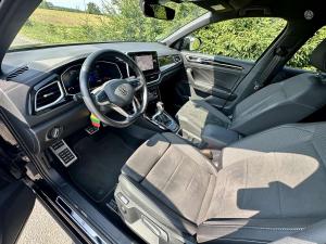 Black Volkswagen T-Roc 2023 in Alytus, with an engine capacity of 1.97 L and mileage of 88 thousand km for 23800 €, photo 12 on AUTOMOTO.COM.LV