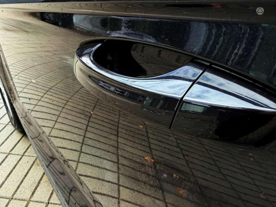 Black Volkswagen T-Roc 2023 in Kaunas, with an engine capacity of 1.00 L and mileage of 174 thousand km for 14900 €, photo 6 on AUTOMOTO.COM.LV