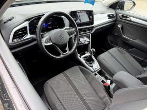 Black Volkswagen T-Roc 2023 in Kaunas, with an engine capacity of 1.00 L and mileage of 174 thousand km for 14900 €, photo 7 on AUTOMOTO.COM.LV