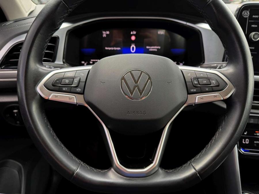 Black Volkswagen T-Roc 2023 in Kaunas, with an engine capacity of 1.00 L and mileage of 174 thousand km for 14900 €, photo 8 on AUTOMOTO.COM.LV