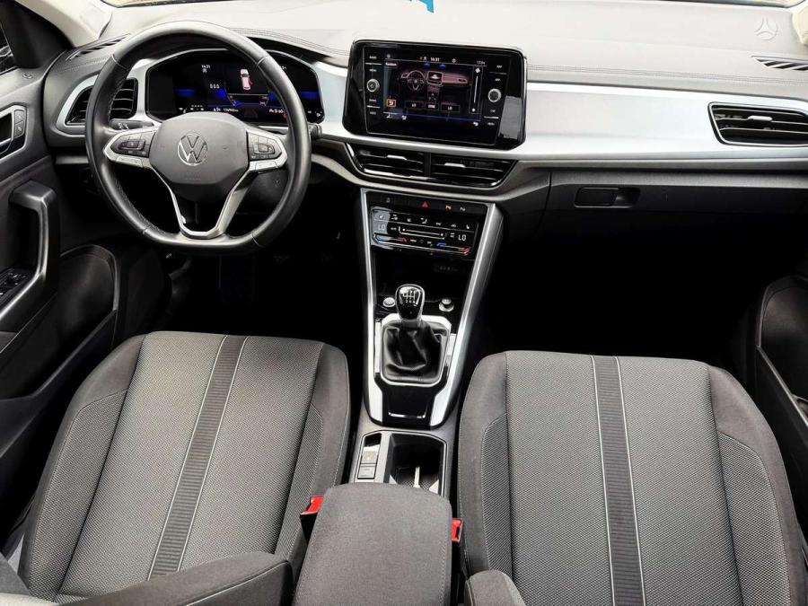 Black Volkswagen T-Roc 2023 in Kaunas, with an engine capacity of 1.00 L and mileage of 174 thousand km for 14900 €, photo 10 on AUTOMOTO.COM.LV