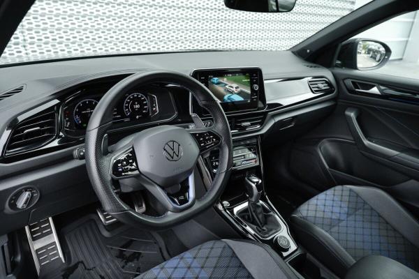 Melns Volkswagen T-Roc 2023 Mārupe, ar dzinēja tilpumu 2.00 L un nobraukumu 34 tūkst. km par 33900 €, foto 11 vietnē AUTOMOTO.COM.LV