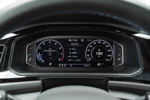 Melns Volkswagen T-Roc 2023 Mārupe, ar dzinēja tilpumu 2.00 L un nobraukumu 34 tūkst. km par 33900 €, foto 14 vietnē AUTOMOTO.COM.LV
