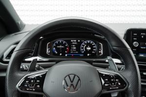 Melns Volkswagen T-Roc 2023 Mārupe, ar dzinēja tilpumu 2.00 L un nobraukumu 34 tūkst. km par 33900 €, foto 18 vietnē AUTOMOTO.COM.LV