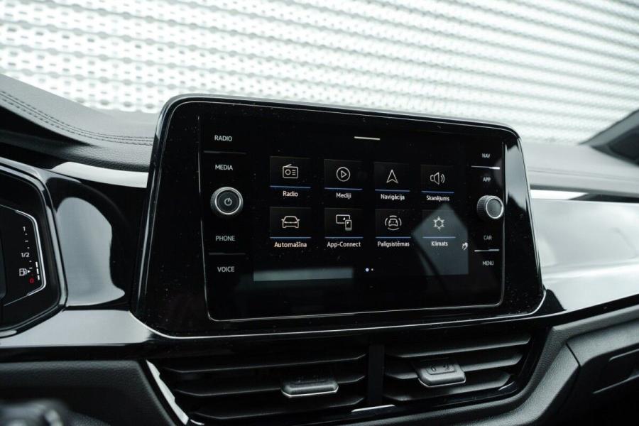 Melns Volkswagen T-Roc 2023 Mārupe, ar dzinēja tilpumu 2.00 L un nobraukumu 34 tūkst. km par 33900 €, foto 20 vietnē AUTOMOTO.COM.LV