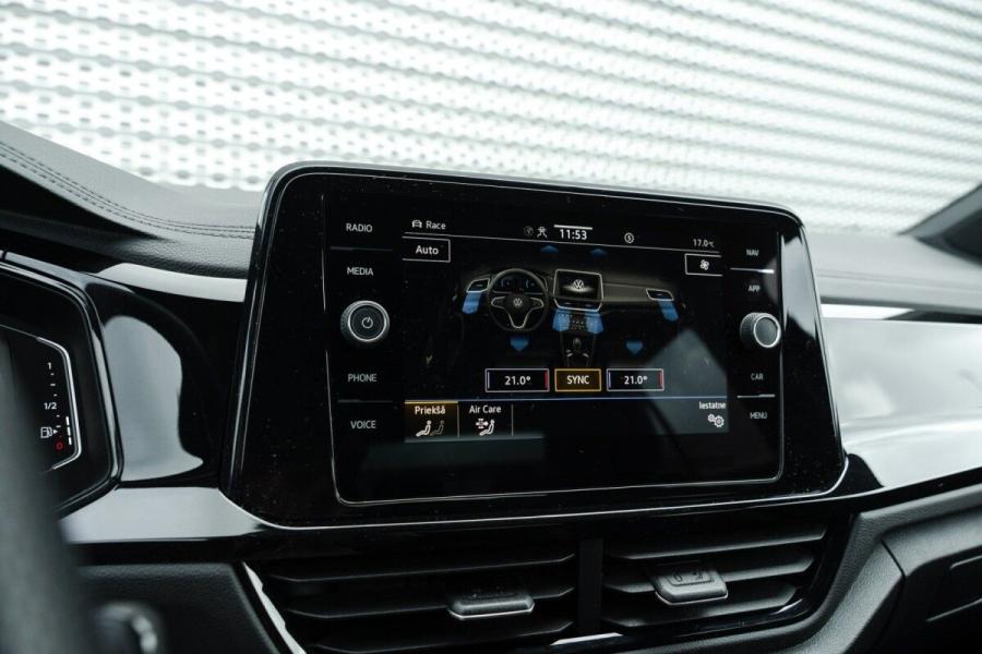 Melns Volkswagen T-Roc 2023 Mārupe, ar dzinēja tilpumu 2.00 L un nobraukumu 34 tūkst. km par 33900 €, foto 23 vietnē AUTOMOTO.COM.LV