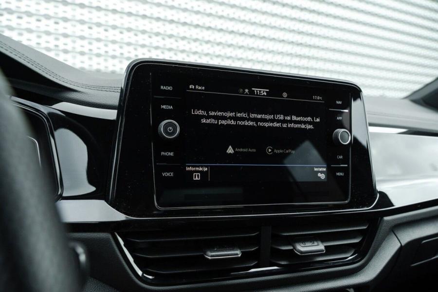 Melns Volkswagen T-Roc 2023 Mārupe, ar dzinēja tilpumu 2.00 L un nobraukumu 34 tūkst. km par 33900 €, foto 25 vietnē AUTOMOTO.COM.LV