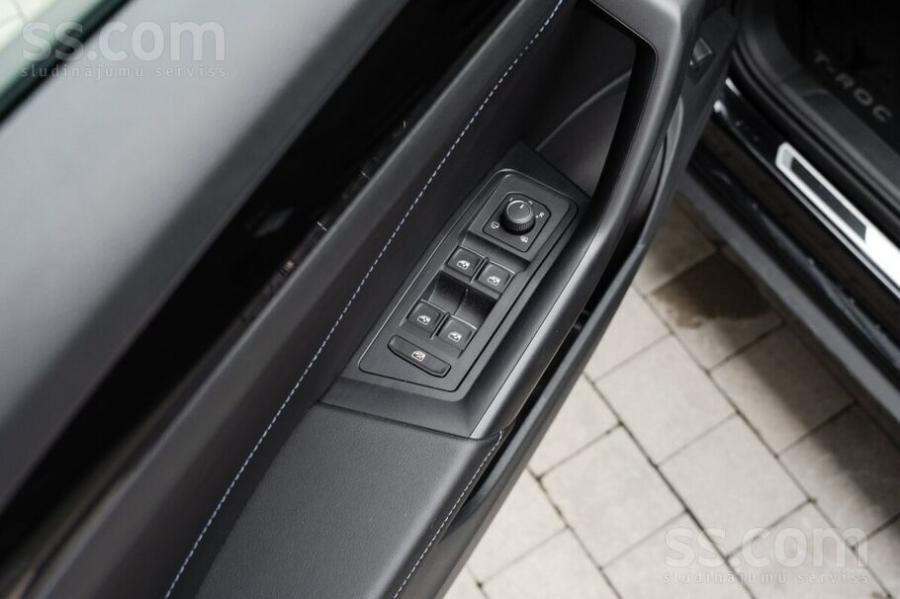 Melns Volkswagen T-Roc 2023 Rīga, ar dzinēja tilpumu 2.00 L un nobraukumu 34 tūkst. km par 33900 €, foto 9 vietnē AUTOMOTO.COM.LV