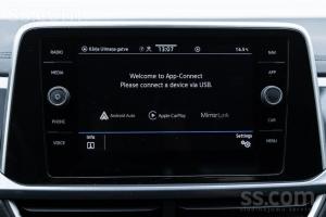 Black Volkswagen T-Roc 2023 in Riga, with an engine capacity of 1.50 L and mileage of 55 thousand km for 24250 €, photo 12 on AUTOMOTO.COM.LV